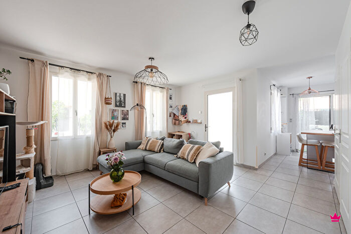 Maison à vendre - Saint-Priest, Village - 3 pièces - 2 chambres