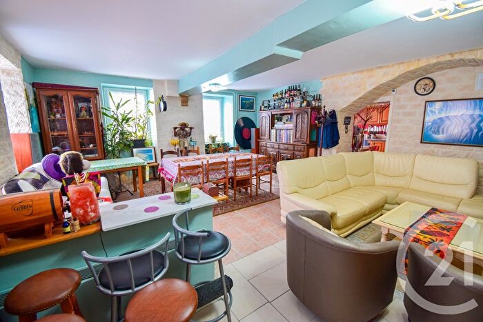 Maison à vendre - Saint-Cyr-de-Valorges - 5 pièces - 3 chambres