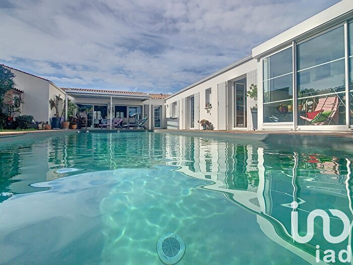 Maison à vendre - Charron - 7 pièces - 5 chambres