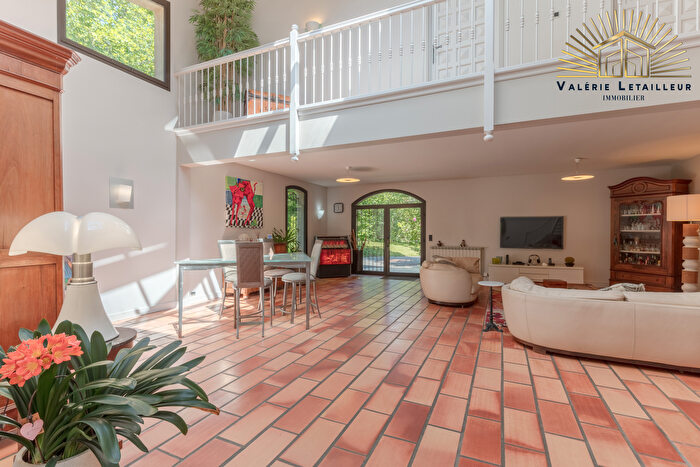 Maison à vendre - Pompignac - 6 pièces - 4 chambres