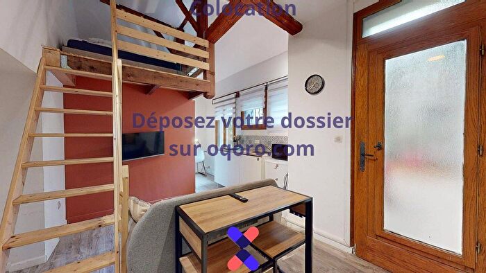 Maison à louer - La Villette, Lyon ème arrondissement - 9 pièces - 8 chambres