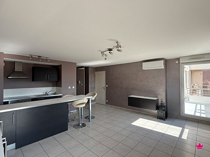 Appartement à vendre - Décines-Charpieu, La Soie Montaberlet - 3 pièces - 2 chambres