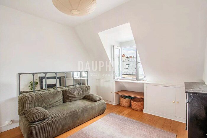 Europe, Paris 8ème arrondissement : Appartement 2 pièces à louer