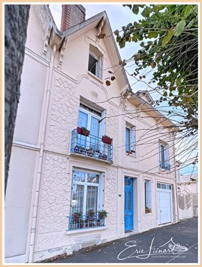 Maison 9 pièces à Saint-Maixent-l'École, à vendre