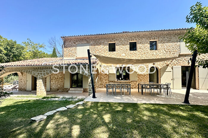 Maison à vendre - Vaison-la-Romaine - 9 pièces - 6 chambres