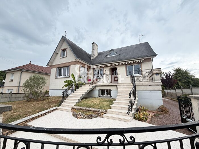 Maison 6 pièces à La Chapelle-Saint-Ursin, à vendre