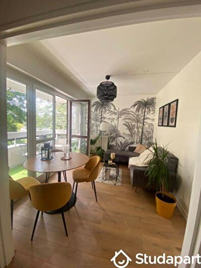 Appartement à louer - Champagne, Les Ulis - 1 pièce - 1 chambre