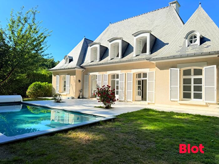 Maison à vendre - Vern-sur-Seiche - 8 pièces - 6 chambres