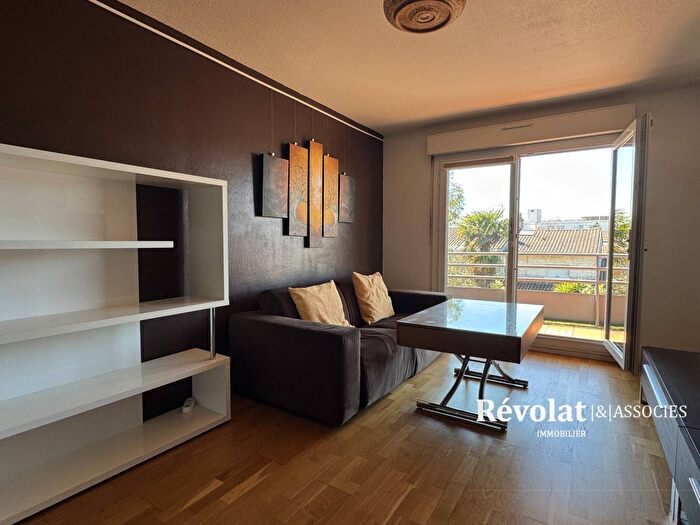 Appartement à louer - Bordeaux - 2 pièces - 1 chambre