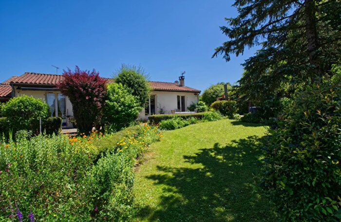 Maison à vendre - Villefagnan - 4 pièces - 2 chambres