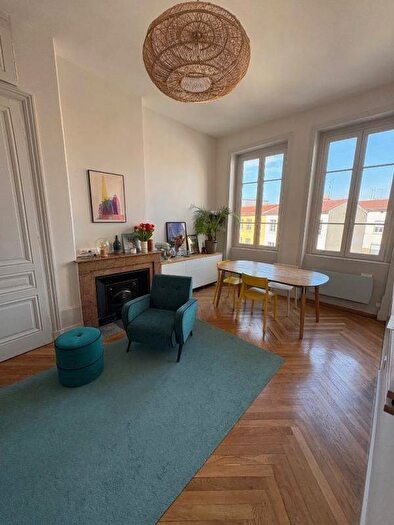 Appartement à louer - Croix Rousse Centre, Lyon ème arrondissement - 3 pièces - 2 chambres