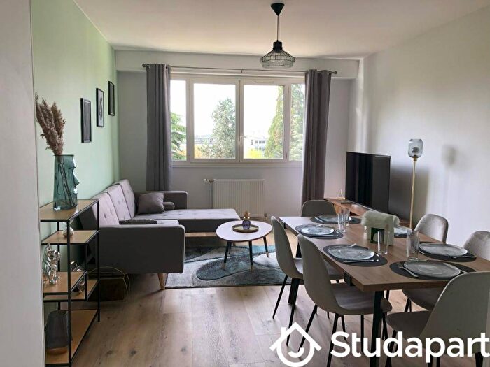 Appartement à louer - Bourgogne-Pasteur, Orléans - 1 pièce - 2 chambres