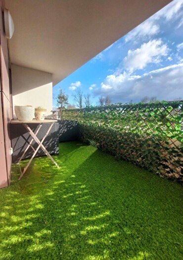 Appartement à louer - Nord Ouest, Divonne-les-Bains - 3 pièces - 2 chambres