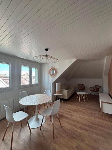 Centre, Gex : Appartement 3 pièces à louer