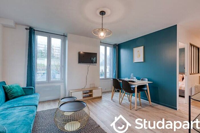 Appartement à louer - Ermitage-Nacelle Papeterie, Corbeil-Essonnes - 1 pièce - 1 chambre