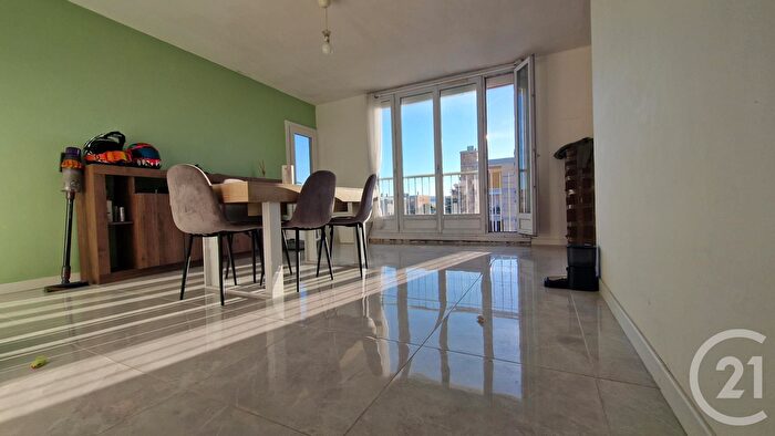 Appartement à vendre - Marignane - 4 pièces - 2 chambres