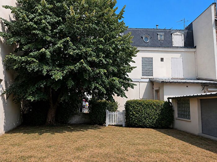 Enghien-les-Bains : Maison 9 pièces à vendre