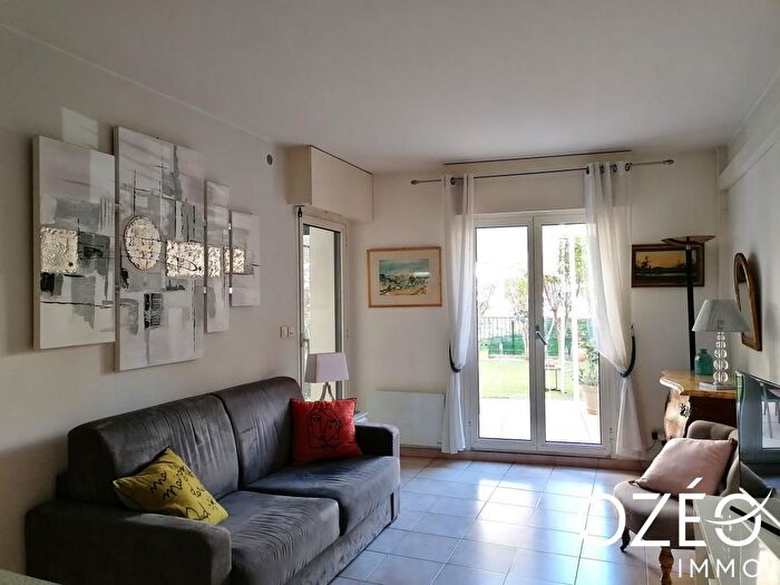 Maisons à vendre et appartements à louer - 1