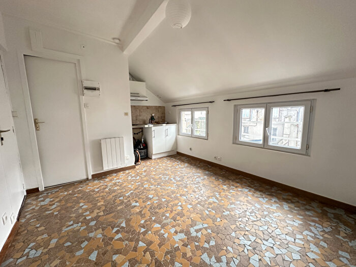 Appartement à louer - Corbeil-Essonnes, Centre-ville - 1 pièce