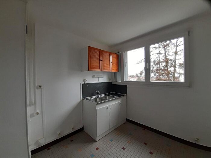 Appartement à louer - Luxeuil-les-Bains - 4 pièces - 3 chambres