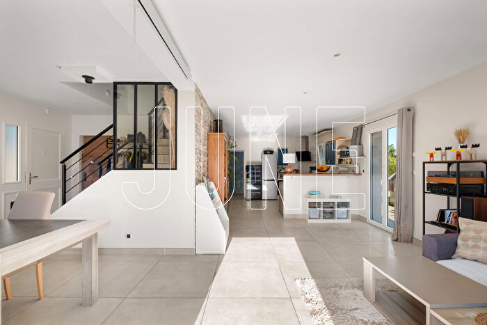 Maison à vendre - Simandres - 6 pièces - 5 chambres