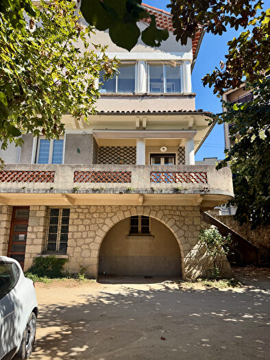 Appartement 4 pièces à Aubenas, Centre-ville, à vendre