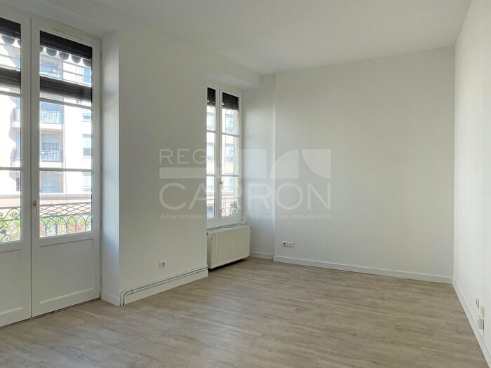 Caluire-et-Cuire, Le Bourg : Appartement 2 pièces à louer