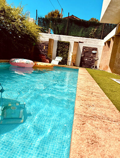 Appartement à vendre - Marseille e , Mazargues - 5 pièces - 4 chambres