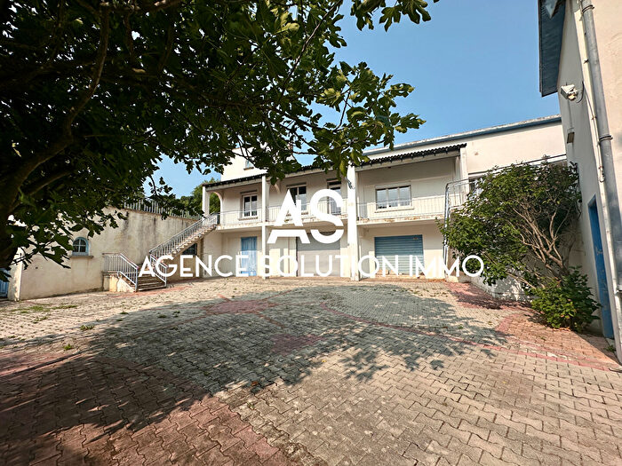 Maison à vendre - Le Teil - 6 pièces - 5 chambres