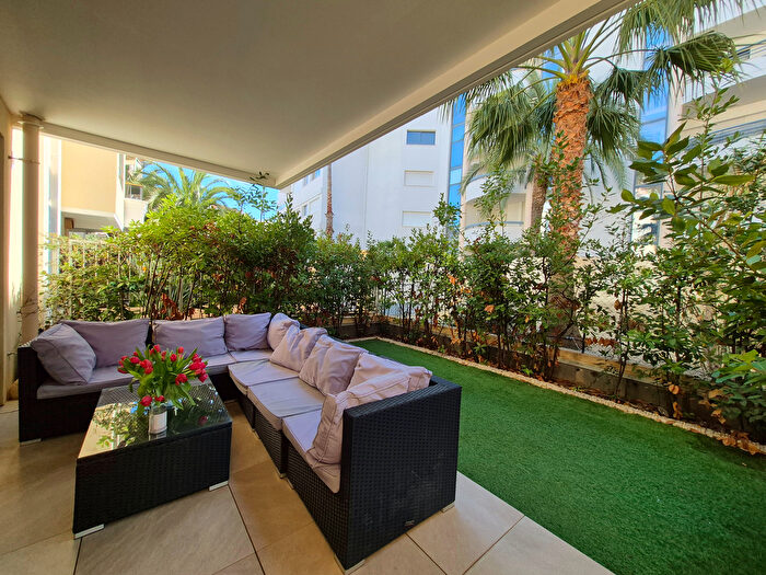 Appartement à vendre - Cannes, Pointe Croisette - 2 pièces - 1 chambre