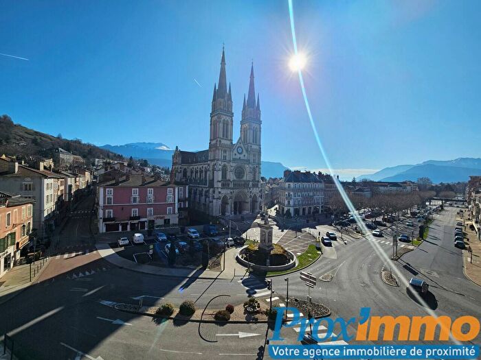 Appartement à louer - Centre Ville Nord, Voiron - 5 pièces - 3 chambres