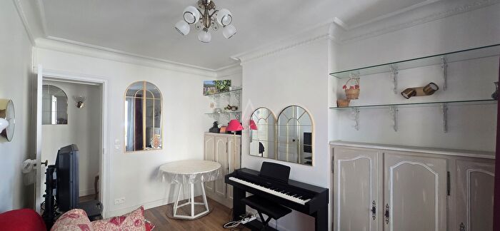 Paris 20ème, Gambetta : Appartement 2 pièces à vendre
