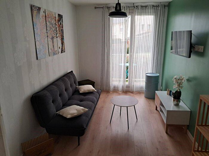 Centre Ville, Saint-Brieuc : Appartement 4 pièces à louer