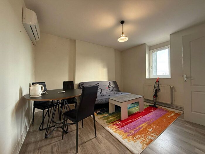 Appartement à louer - Centre Ville, Vierzon - 2 pièces - 1 chambre