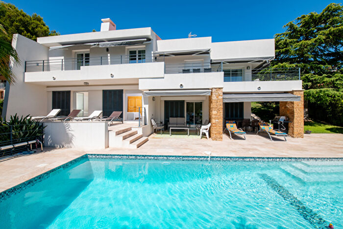 Maison à vendre - Bandol - 6 pièces - 5 chambres