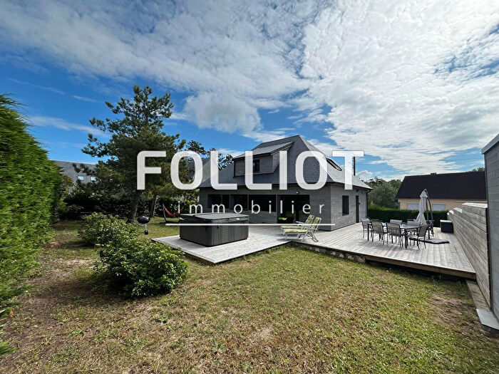 Maison à vendre - Jullouville - 6 pièces - 4 chambres