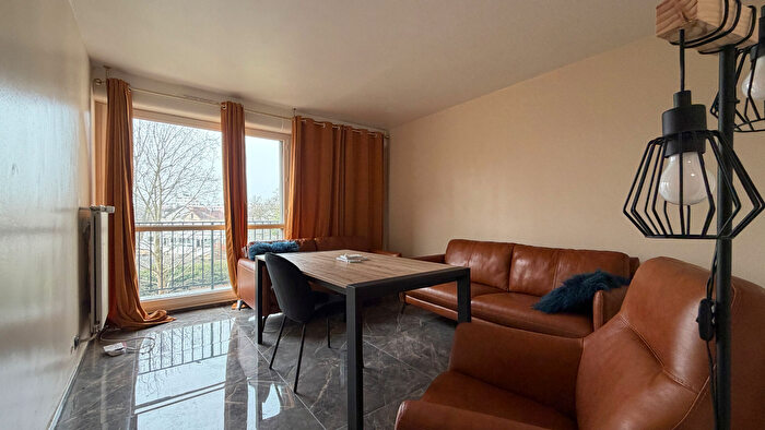 Appartement à louer - Ris-Orangis, La Aunette - 3 pièces - 2 chambres