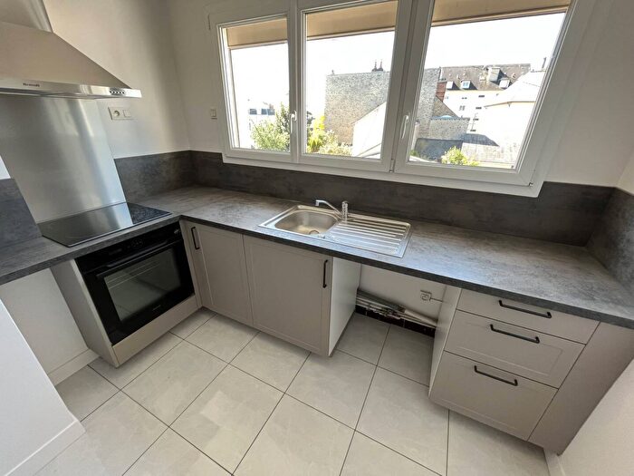 Appartement à louer - Haute Follis-Saint Martin, Laval - 3 pièces - 2 chambres