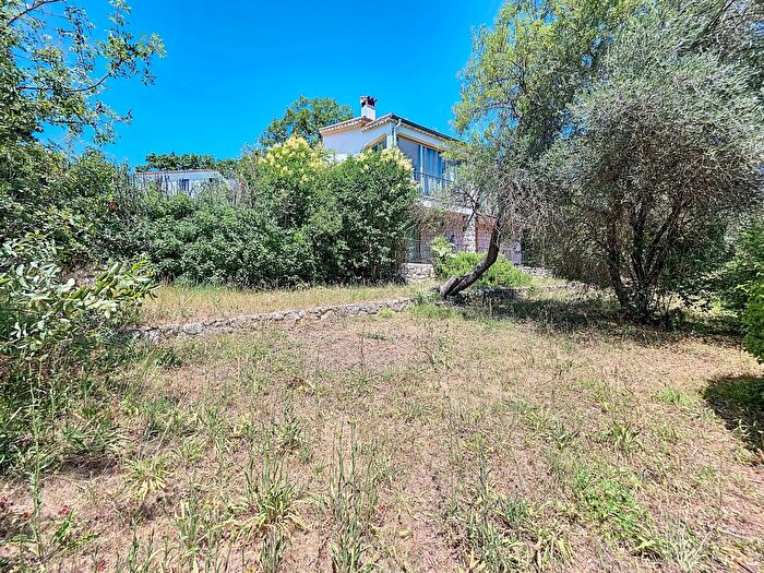 Maison à vendre - Châteauneuf-Villevieille - 5 pièces - 4 chambres