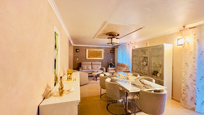 Maison à vendre - Villeurbanne, Zola, Pressence - 5 pièces - 4 chambres