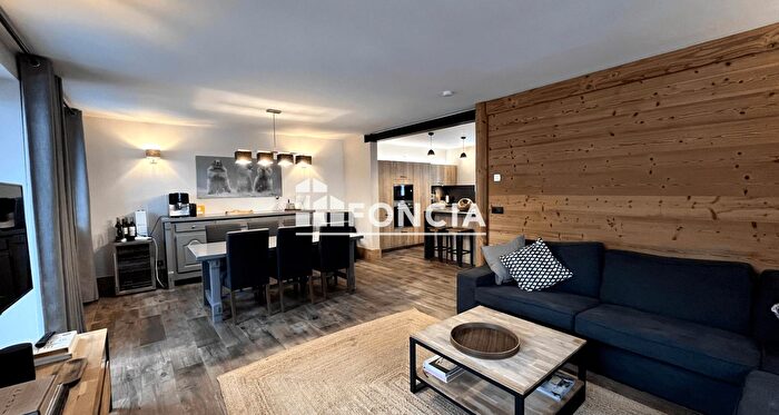 Maison à vendre - Les Allues - 12 pièces - 9 chambres