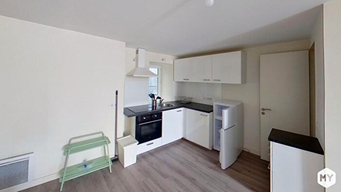 Appartement à louer - Clermont-Ferrand, Delille, Cathédrale, La Gare - 2 pièces - 1 chambre