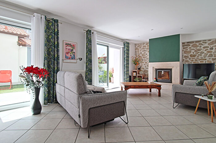 Maison à vendre - Dax, Centre-ville, Saint-Vincent - 12 pièces - 9 chambres