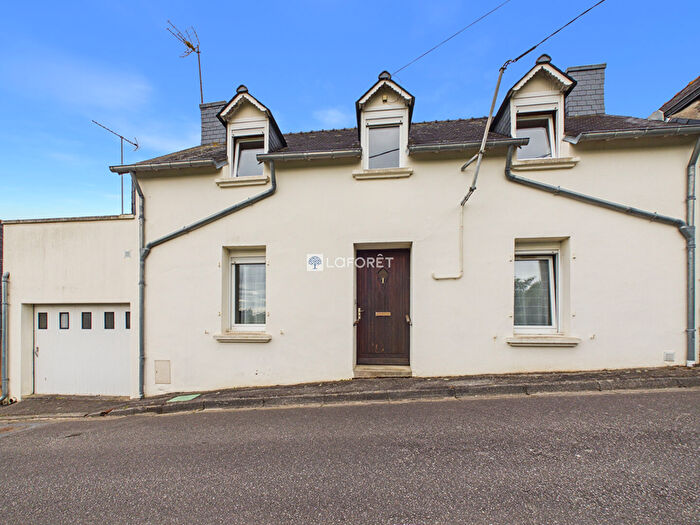 Maison 5 pièces à Châteauneuf-du-Faou, à vendre