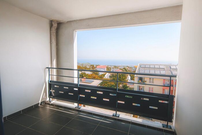 Appartement 2 pièces à Le Tampon, Centre-ville, à vendre