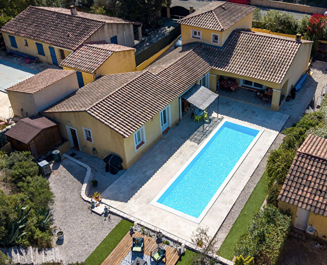 Maison à vendre - Pierrefeu-du-Var - 5 pièces - 3 chambres