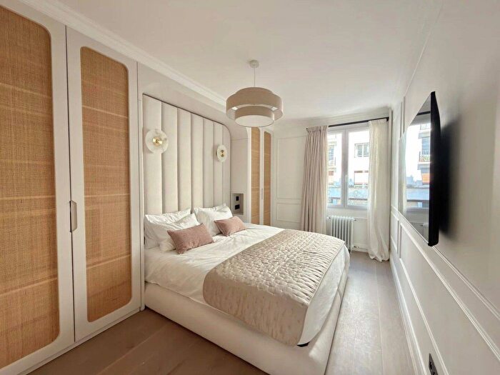 Appartement 3 pièces à Porte Dauphine, Paris 16ème arrondissement, à louer