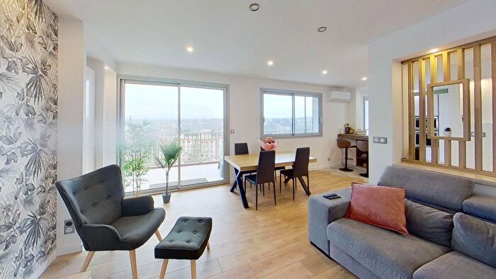 Appartement à louer - Gorge du Loup-Champvert, Lyon ème arrondissement - 4 pièces - 1 chambre