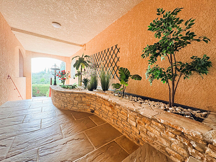 Appartement à vendre - Aix-en-Provence, Saint-Donat, Les Platanes - 3 pièces - 2 chambres