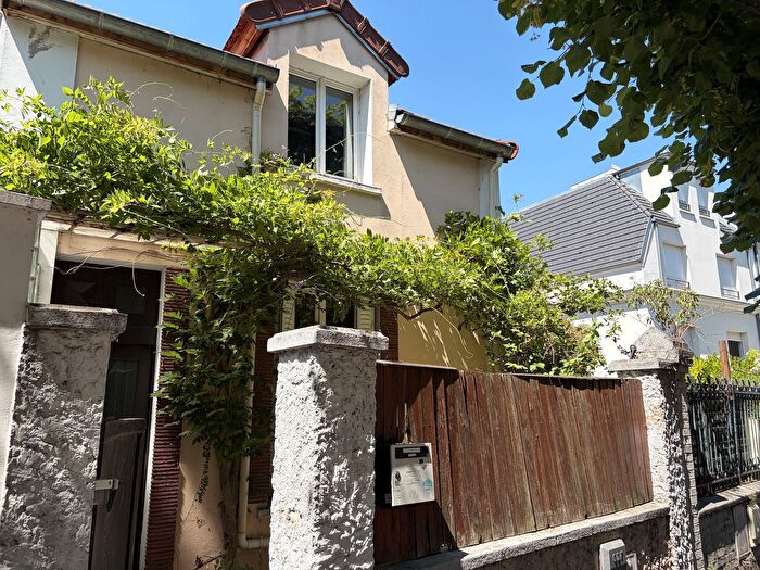 Maison 7 pièces à vendre à Rueil-Malmaison, Plaine Gare